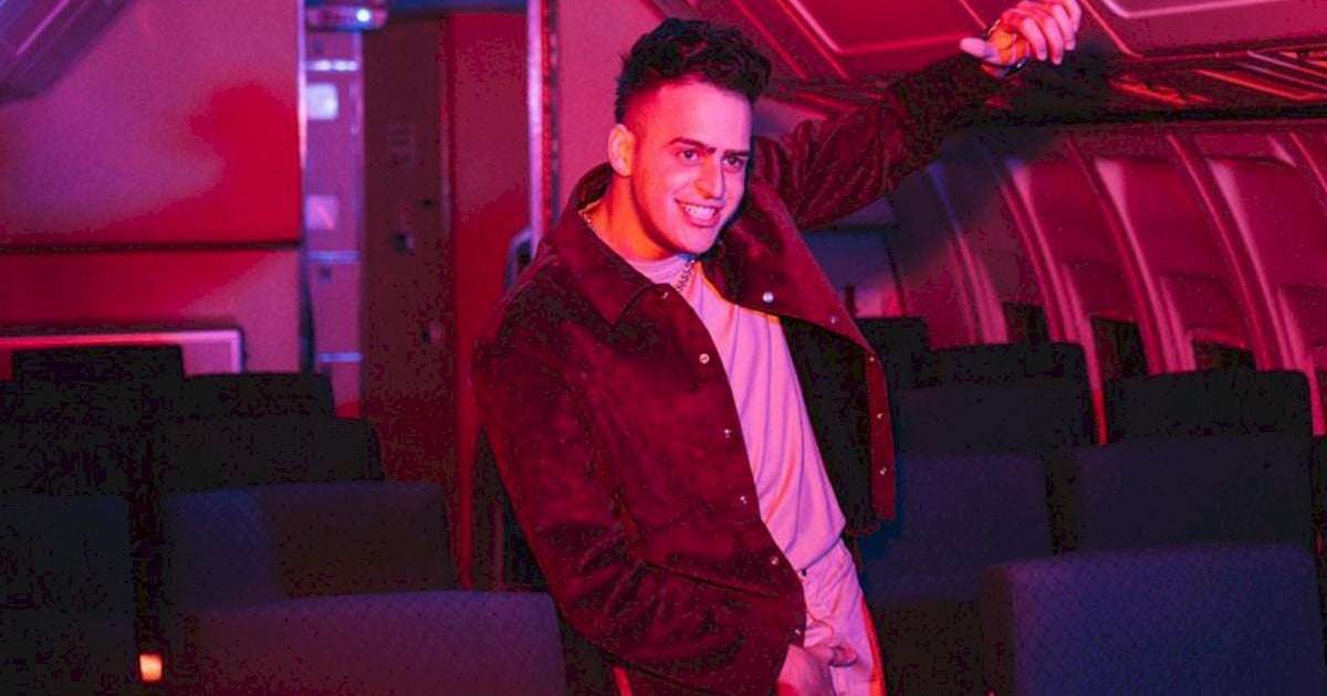 Em novo passo na carreira musical, Jon Vlogs lança "Blaze"