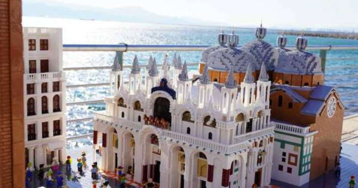 Italiano cria praça de Veneza com 170 mil peças de Lego