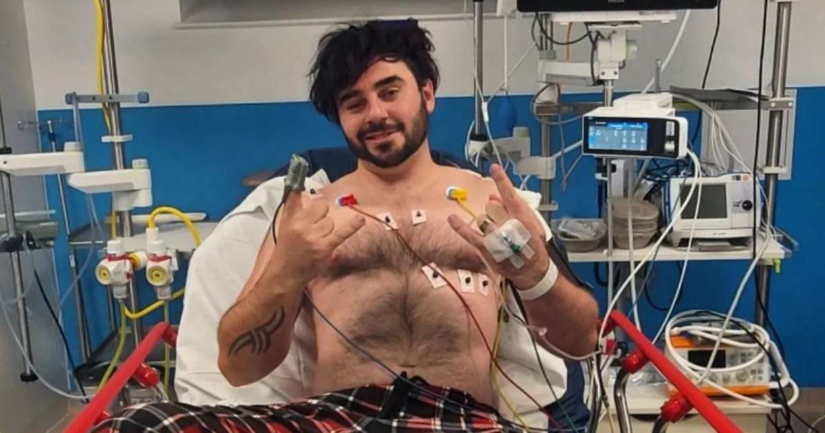 Homem é atingido por raio jogando videogame e sobrevive