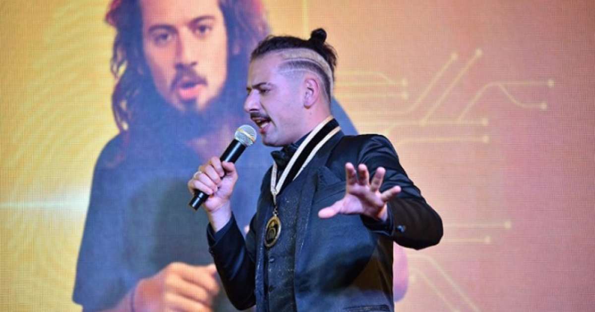 Cartolouco recebe prêmio de referência digital: 'Reconhecimento pela ...