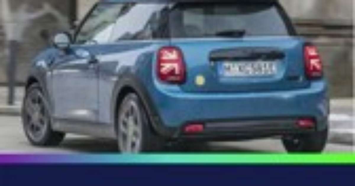 Mini Cooper elétrico tem desconto de R$ 58 mil