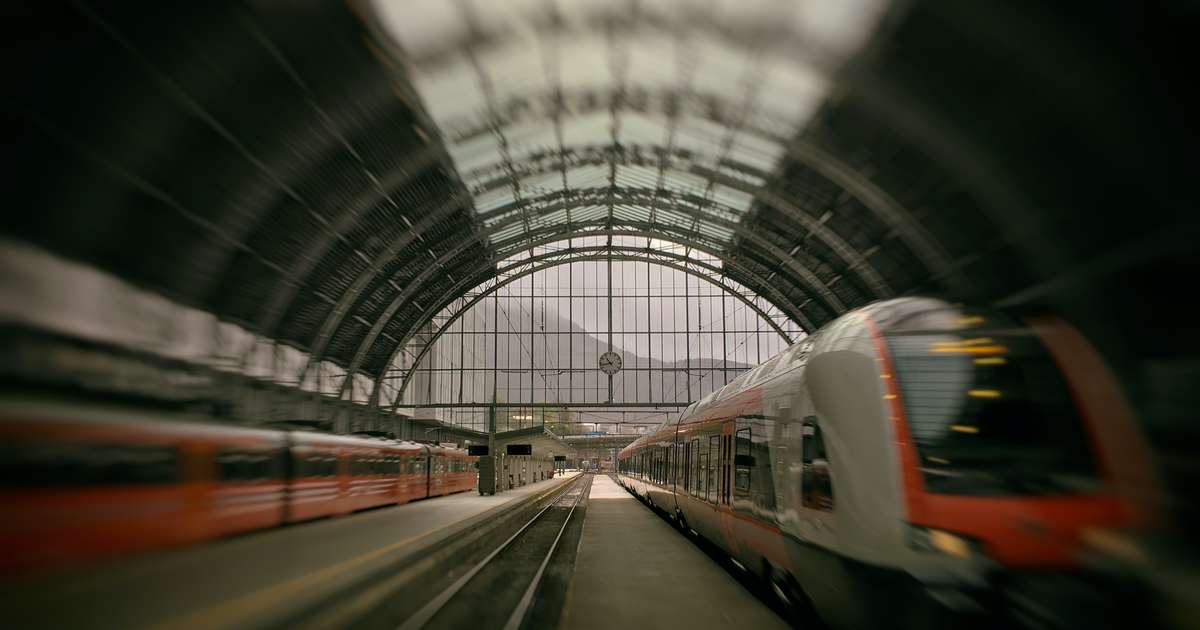 Trens rápidos farão trajeto entre Lisboa e Porto em 1h15