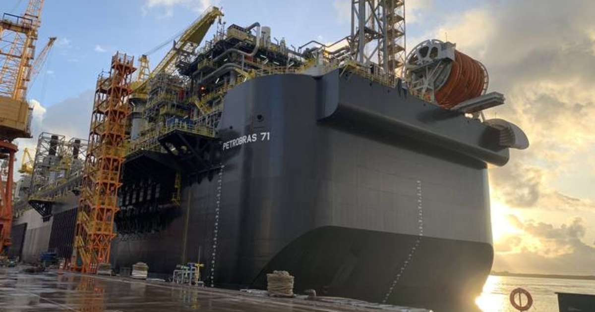 Petrobras: Plataforma P-71 deixa estaleiro rumo ao pré-sal da Bacia de ...