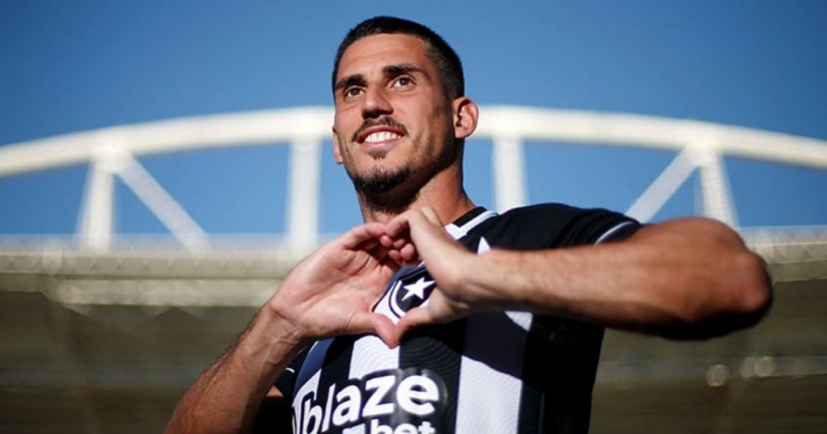 Gabriel Pires, do Botafogo, ganha sequência com Luís Castro e vira peça ...