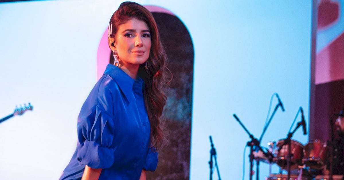 Paula Fernandes lança versão acústica do EP "11:11"