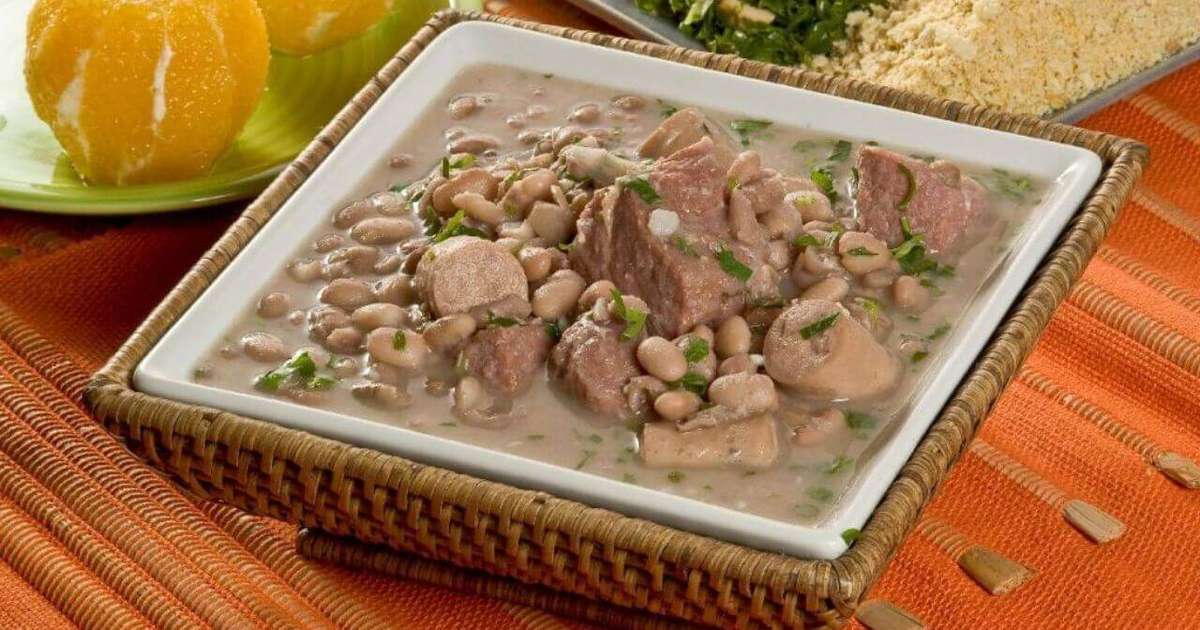 Dieta no final de semana? Você consegue com essa feijoada light!