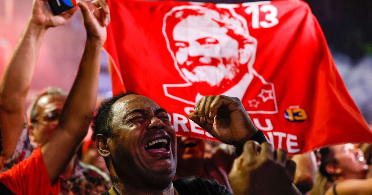 Eleitores levam festa e 'mar vermelho' para comemorar vitória de Lula ...