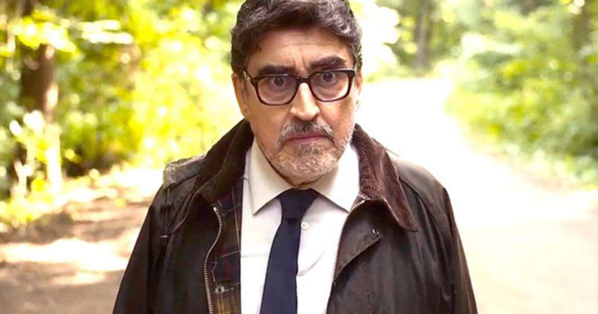Alfred Molina investiga mortes bizarras em trailer de série criminal