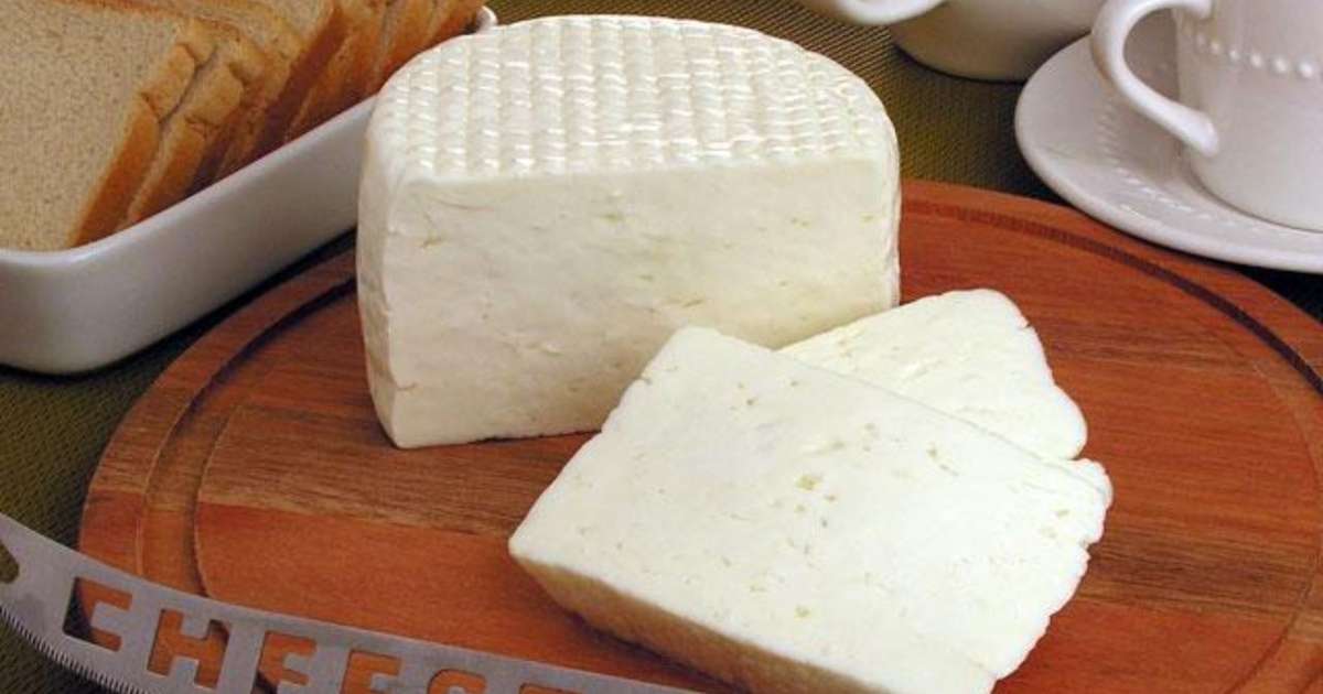Como fazer queijo branco caseiro? Aprenda com a receita