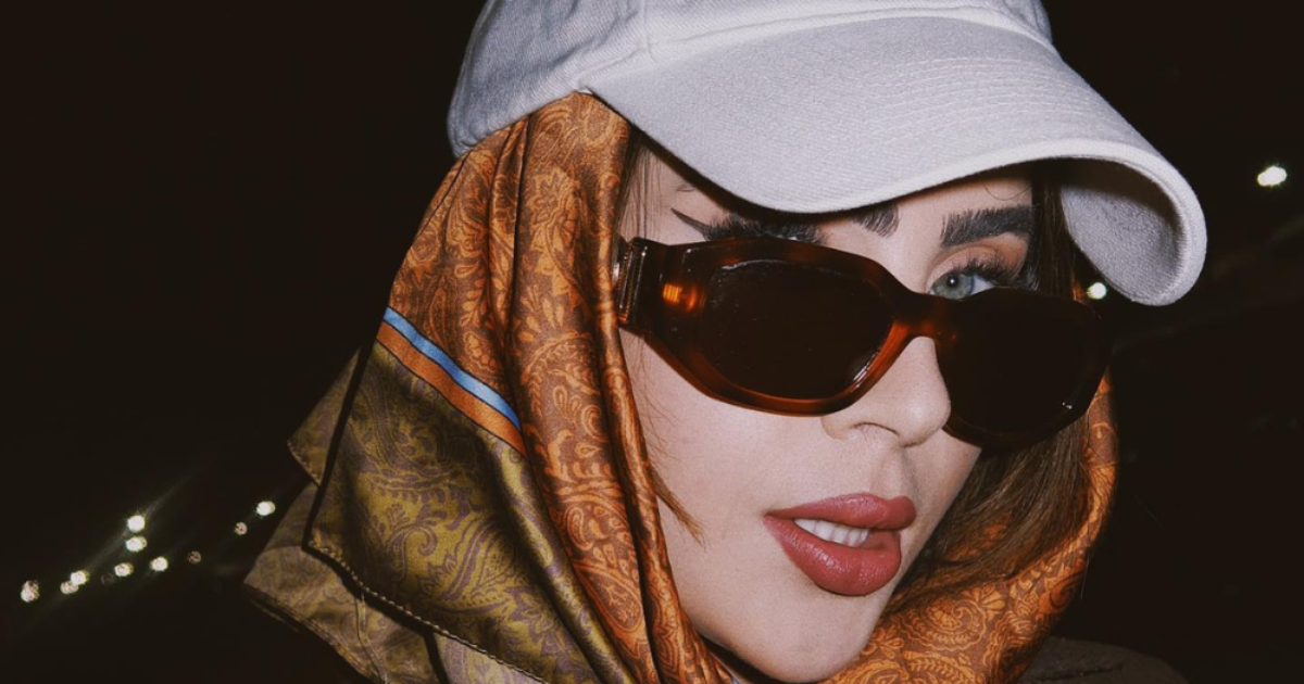 Disfarce? Frio? Jade Picon se joga na trend de lenço com boné