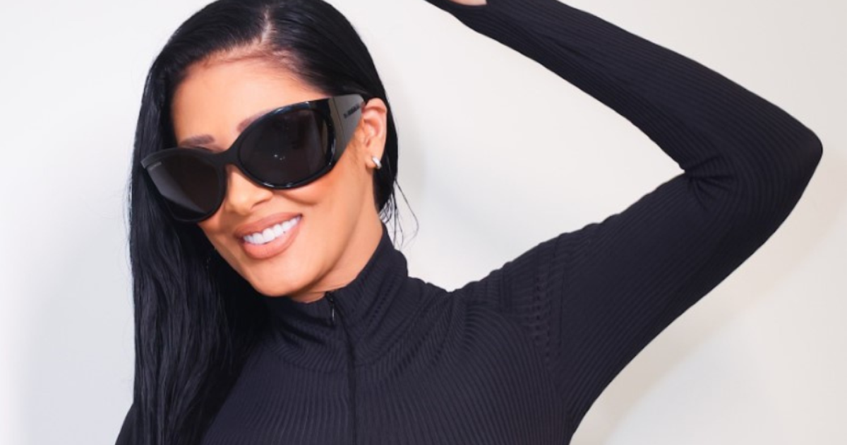 Simaria usa macacão preto justo de R$ 230 estilo Kim Kardashian