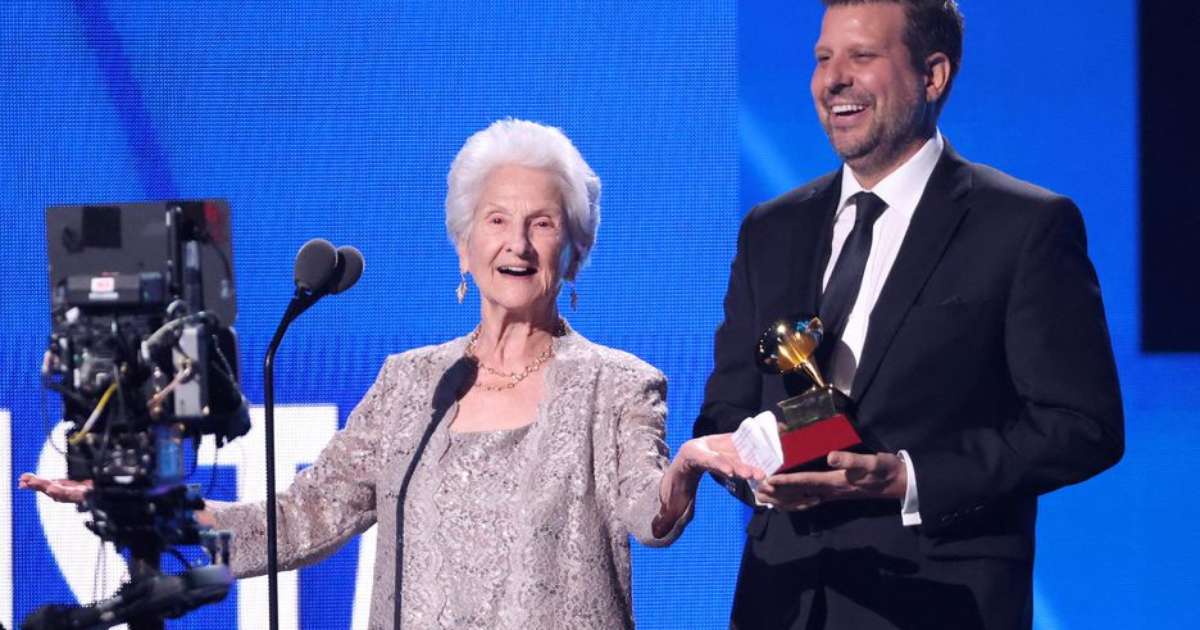 Quem é Ángela Álvarez, a cubana de 95 anos que foi a artista revelação ...