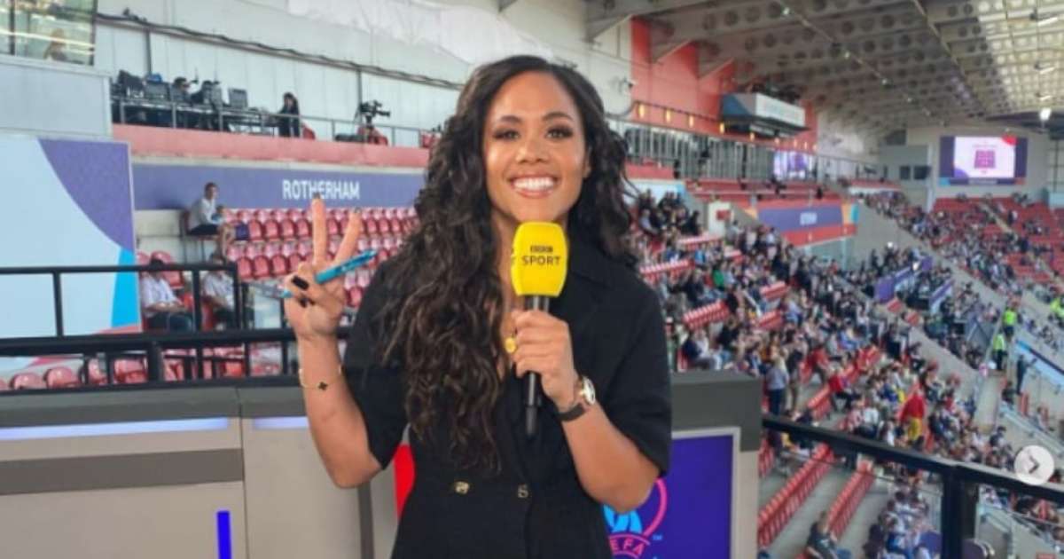 Saiba quem é Alex Scott, repórter que 'peitou' a Fifa na Copa do Mundo