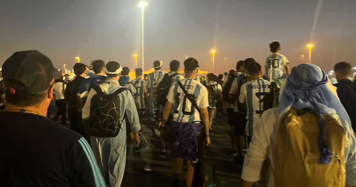 Volta para casa em silêncio: argentinos se calam após vexame na estreia