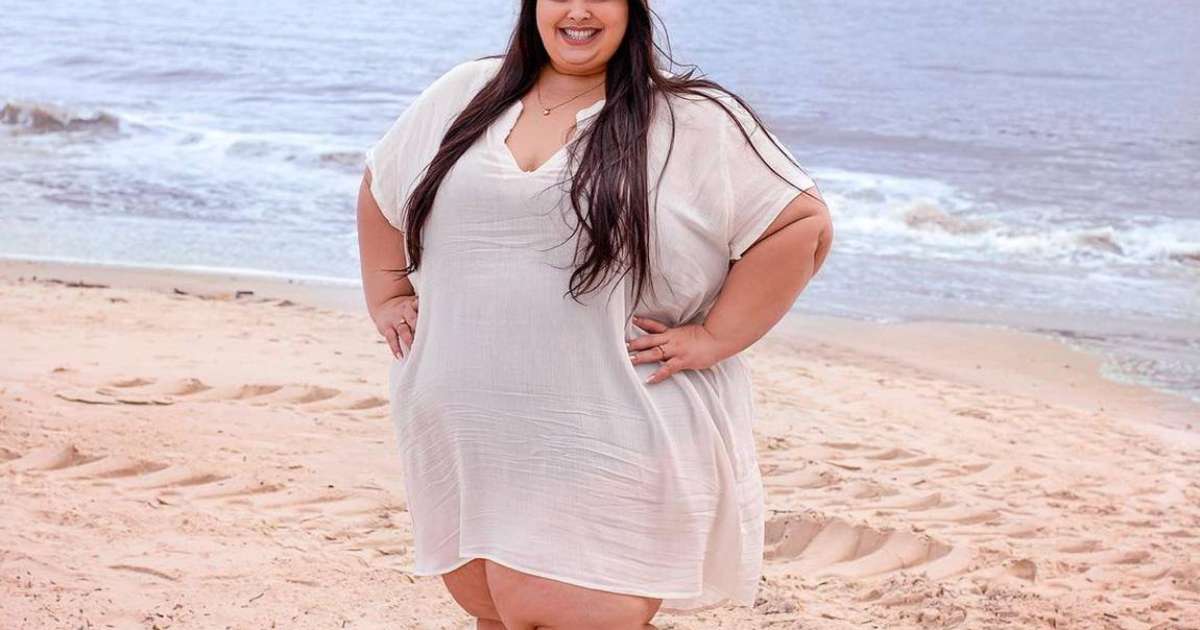 Modelo brasileira retorna ao Brasil após ser impedida de embarcar em voo