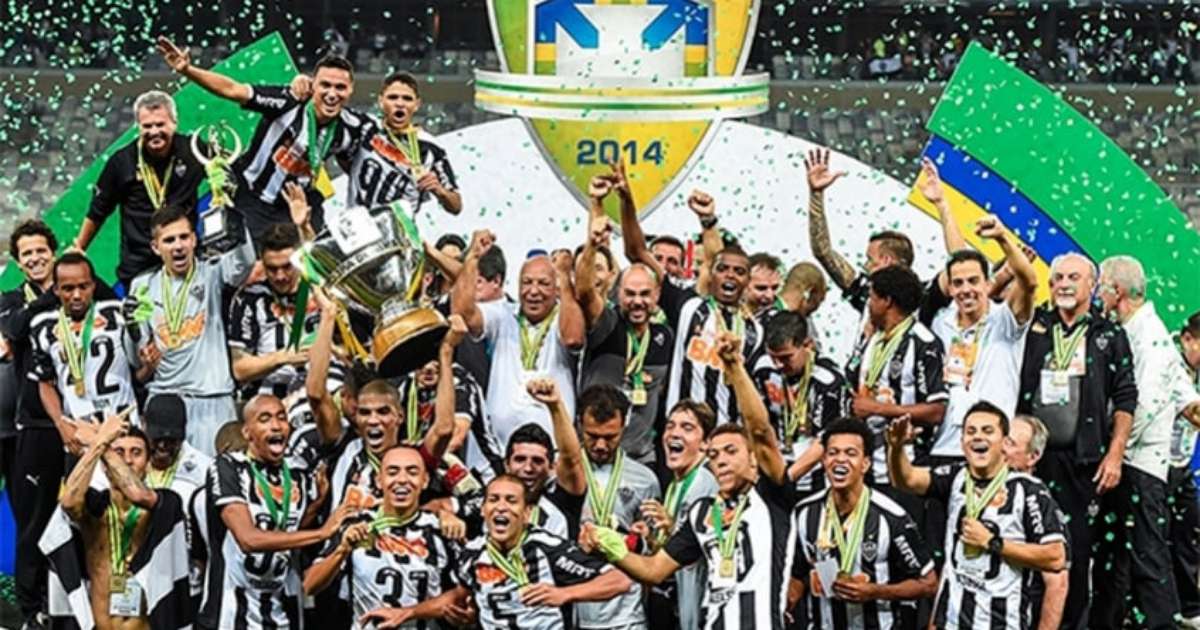 Atlético-MG celebra título da Copa d o Brasil de 2014 em cima do Cruzeiro