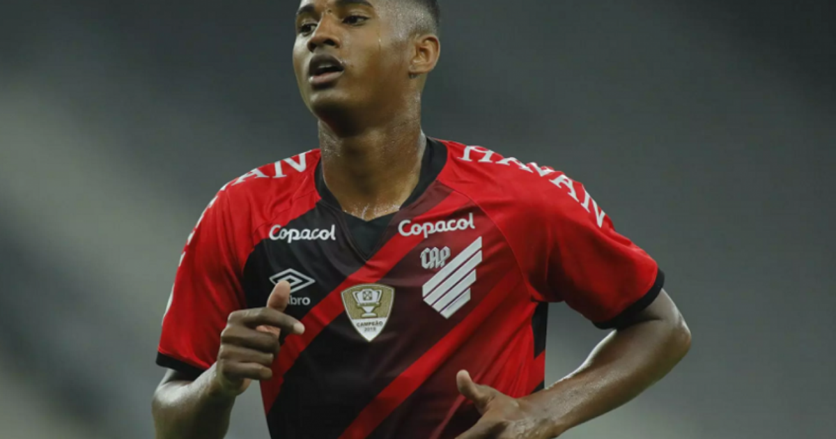 Benfica analisa a contratação de Abner, do Athletico-PR