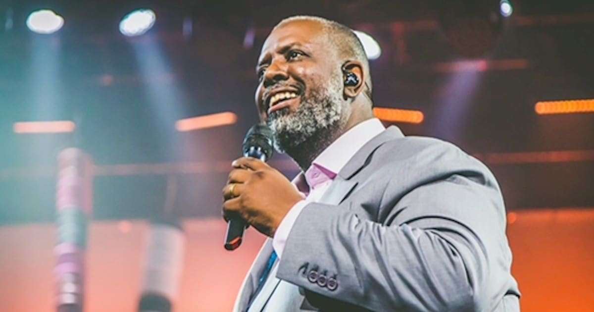 Péricles divulga EP com faixas ao vivo captadas durante estreia de ...