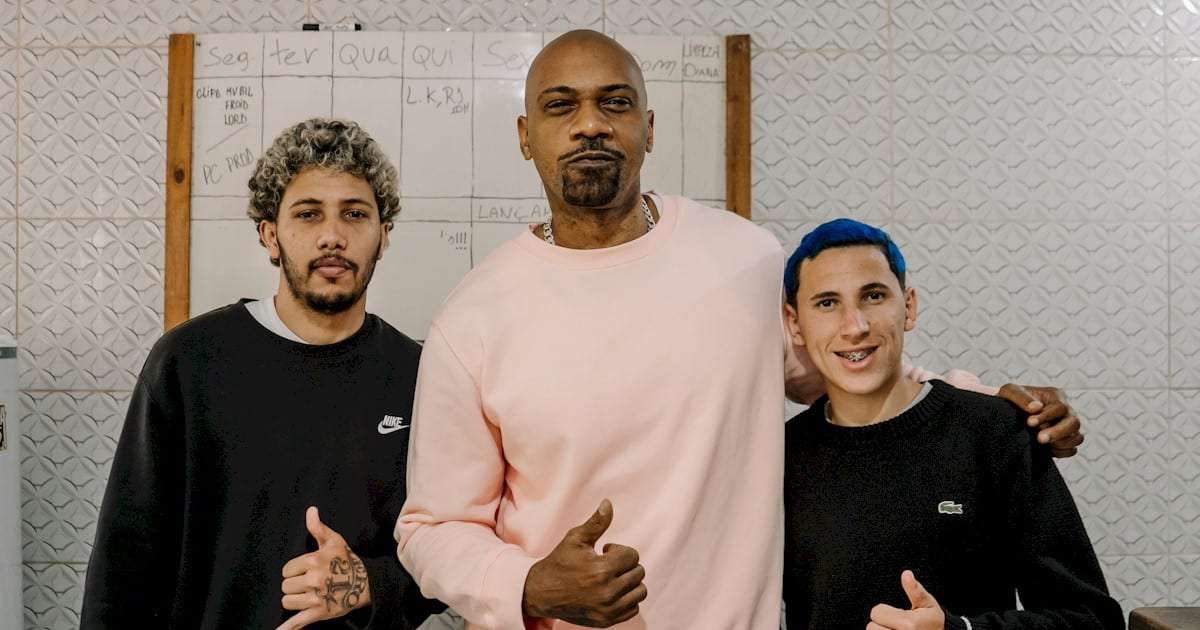 MV Bill se une a Lord e Froid no clipe metafórico de "Olhos Fechados"