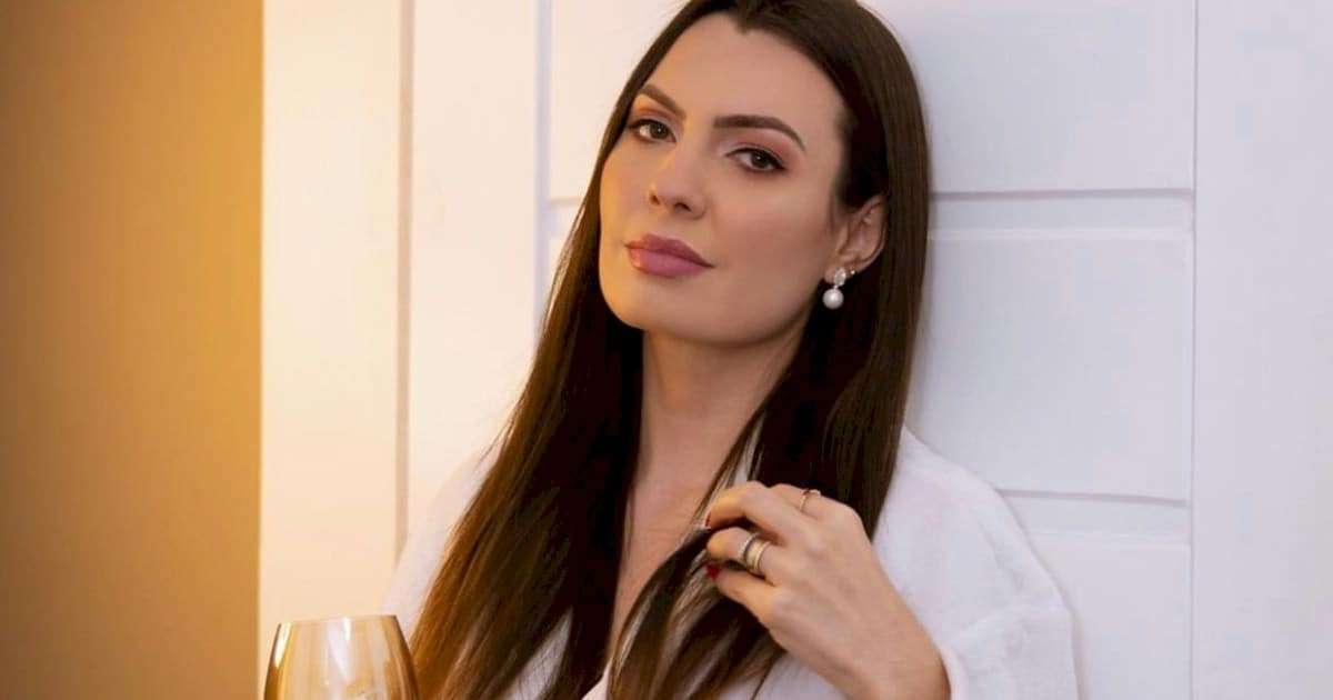 Carolina Fregulia abre sua playlist para esquentar o clima de Natal