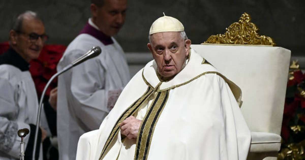 Papa liga para homem que perdeu esposa em parto de gêmeos