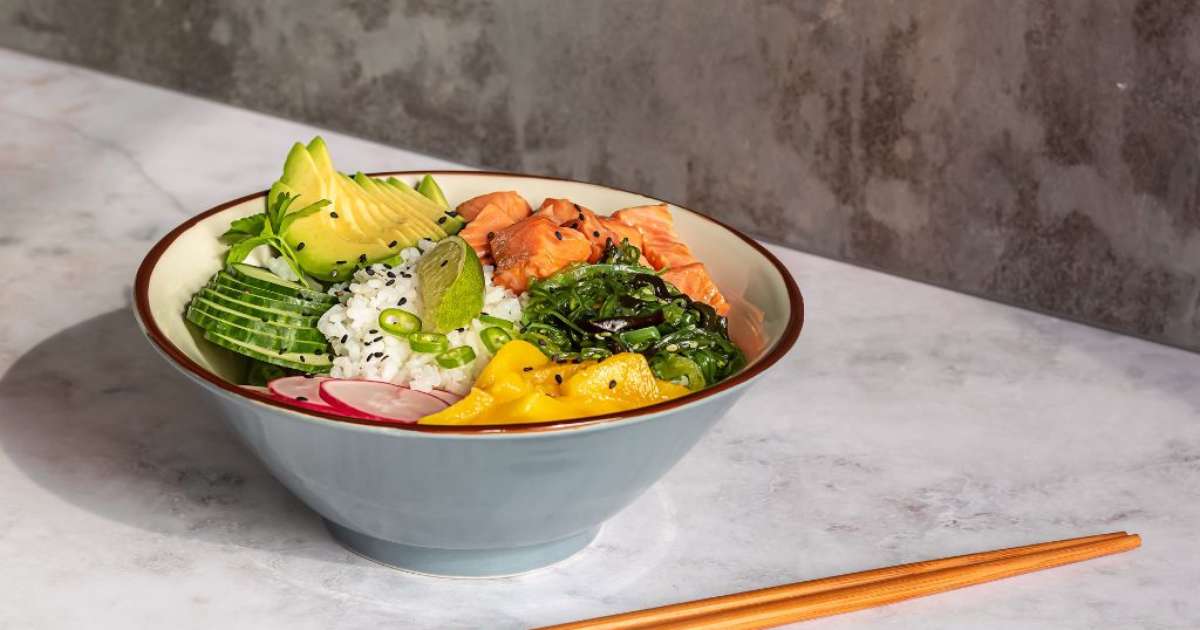 Poke de filé de salmão: aprenda a fazer o nutritivo prato havaiano