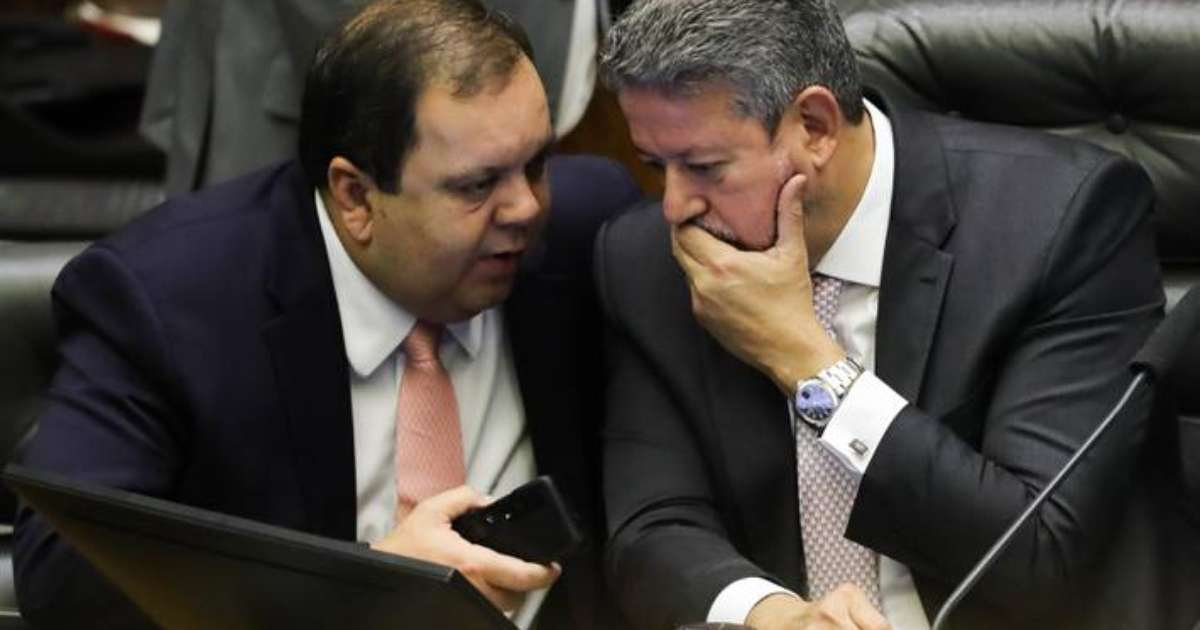 Lula age para evitar 'independência' do União Brasil no Congresso