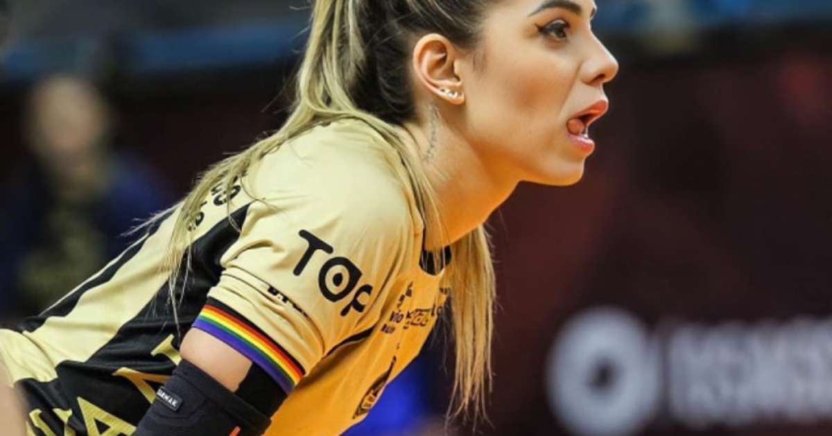 Key Alves, musa do vôlei, revela que ficou com ator do SBT no Réveillon