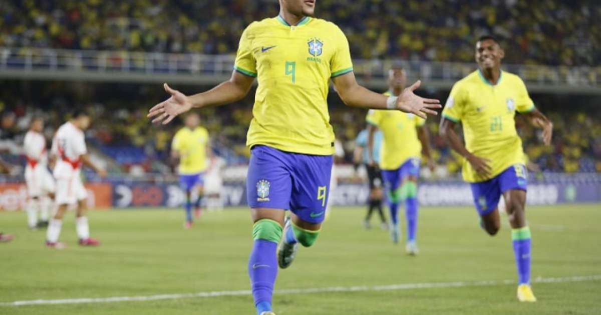 Camisa 9 do Brasil, Vitor Roque estreia no Sul-Americano sub-20 com ...