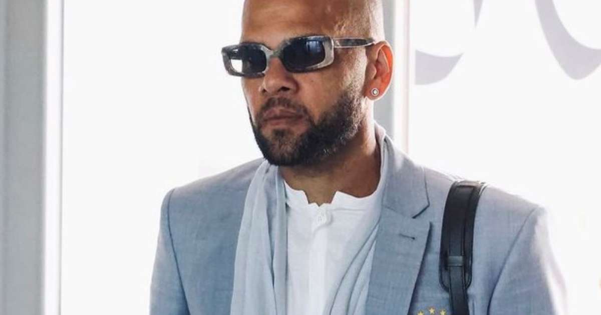 "Ele ficou me batendo no rosto", diz vítima de Daniel Alves