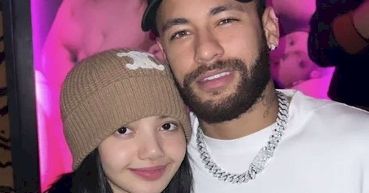 Lisa, do BLACKPINK, é fotografada ao lado de Neymar e fãs reagem