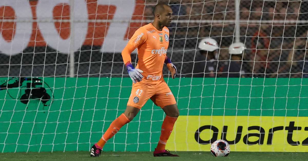 Lomba estreia na temporada e chega a 12 jogos invictos pelo Palmeiras