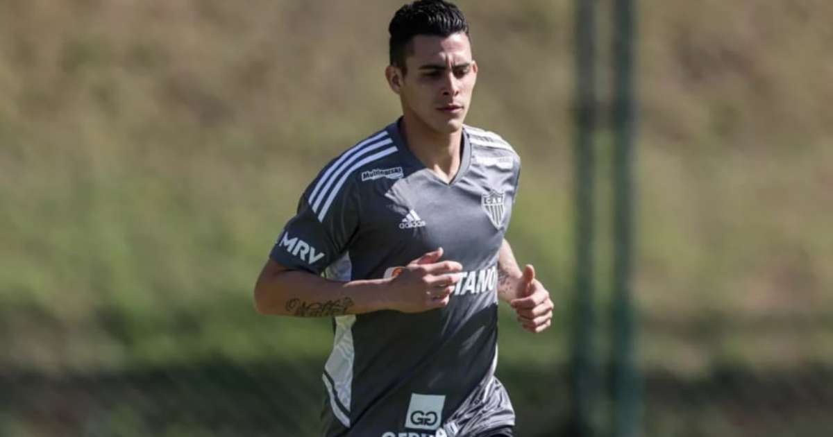 Pavón volta aos treinos no Atlético-MG e está em fase final de recuperação