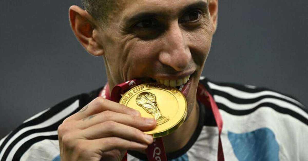 Di María confirma que vai continuar "um pouco mais" na seleção ...