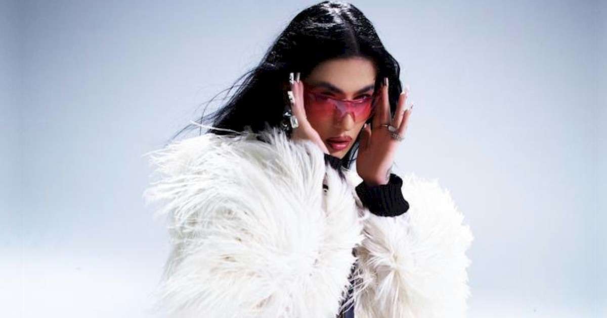 Clau retorna à música com a inédita "Tipo Eu"