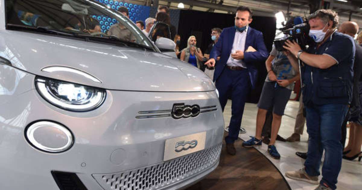 Stellantis mira veículos híbridos a etanol no Brasil