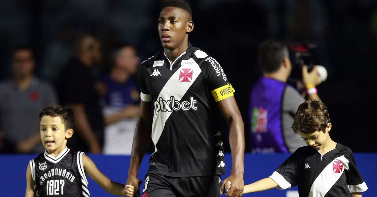 Ex-São Paulo, Léo vibra com primeiro gol pelo Vasco