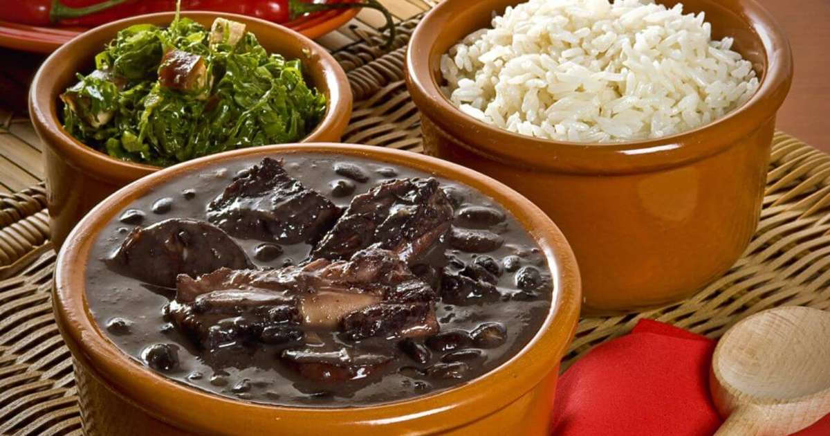 Receitas de Carnaval: conheça a história da feijoada tradicional e prepare