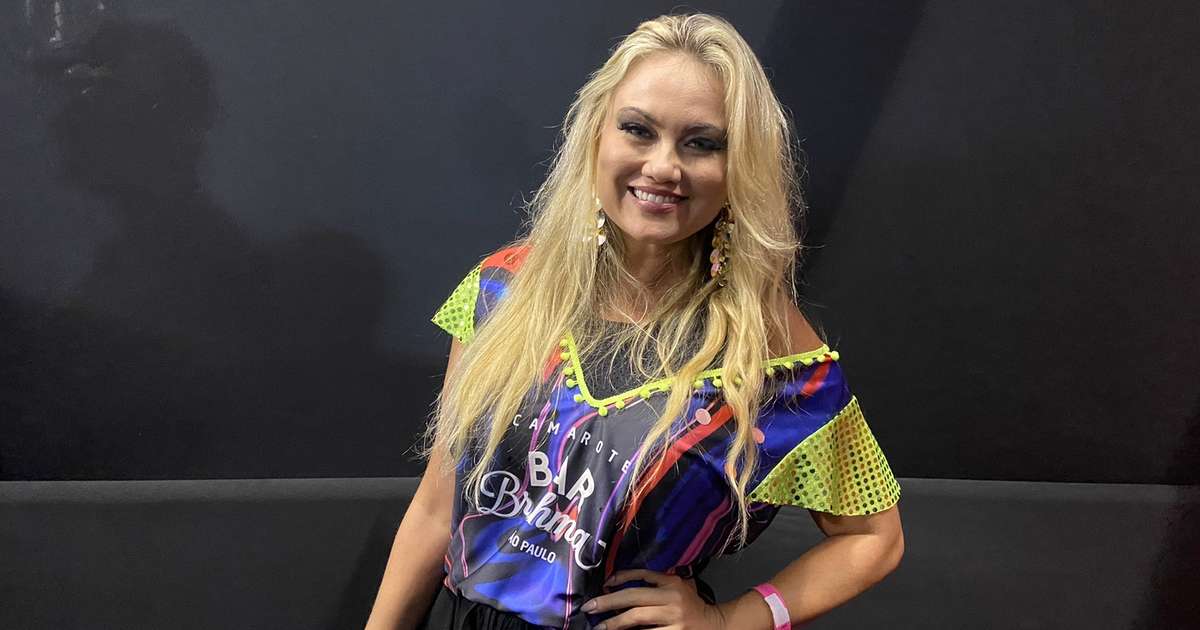 Ellen Roche comemora desfile da escola Estrela do Terceiro Milênio ...