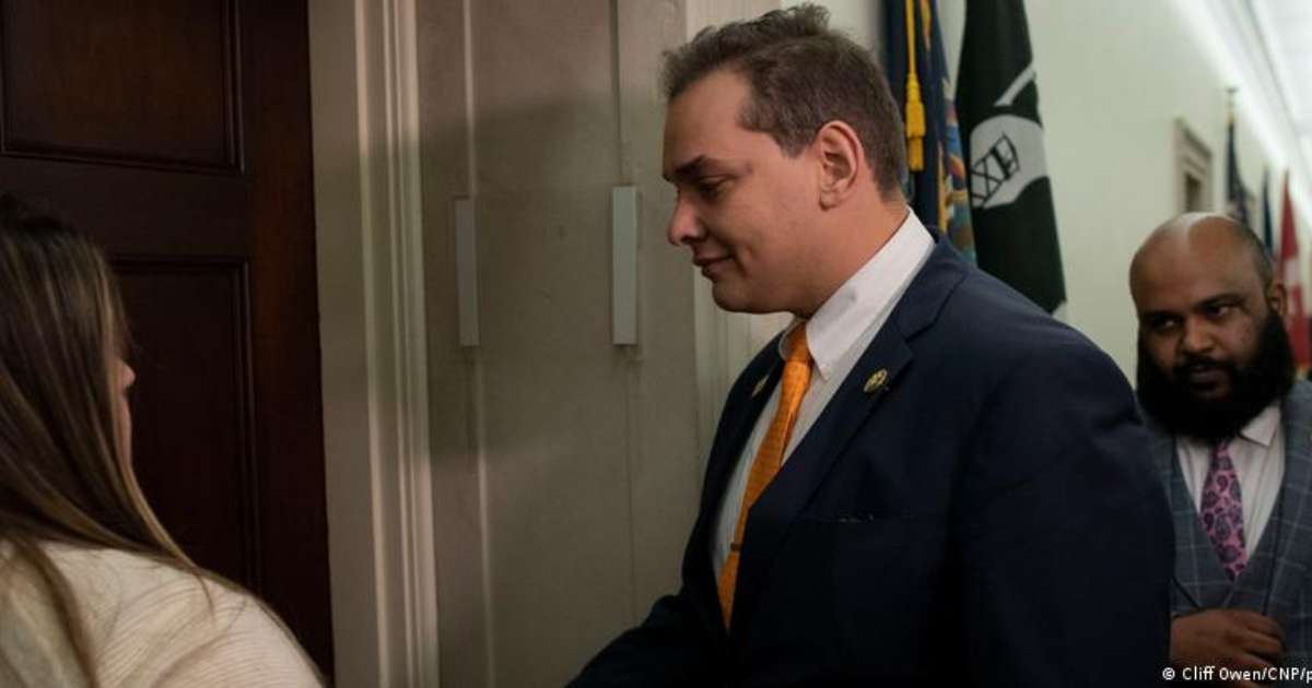 Câmara dos EUA abre inquérito contra George Santos