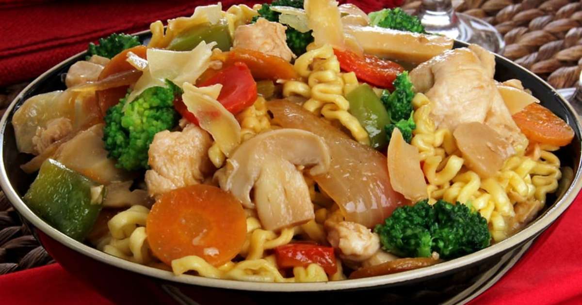 10 receitas com frango em cubos para não cair no estrogonofe de sempre