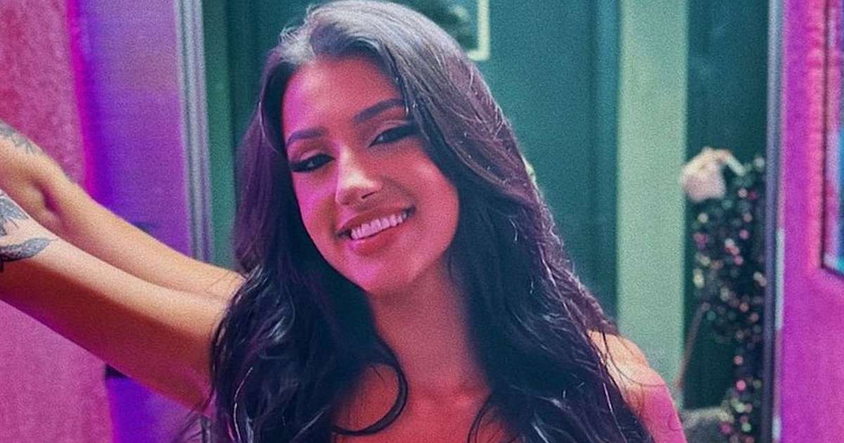 Com look colado, Bia Miranda rouba a cena e exibe corpaço na web
