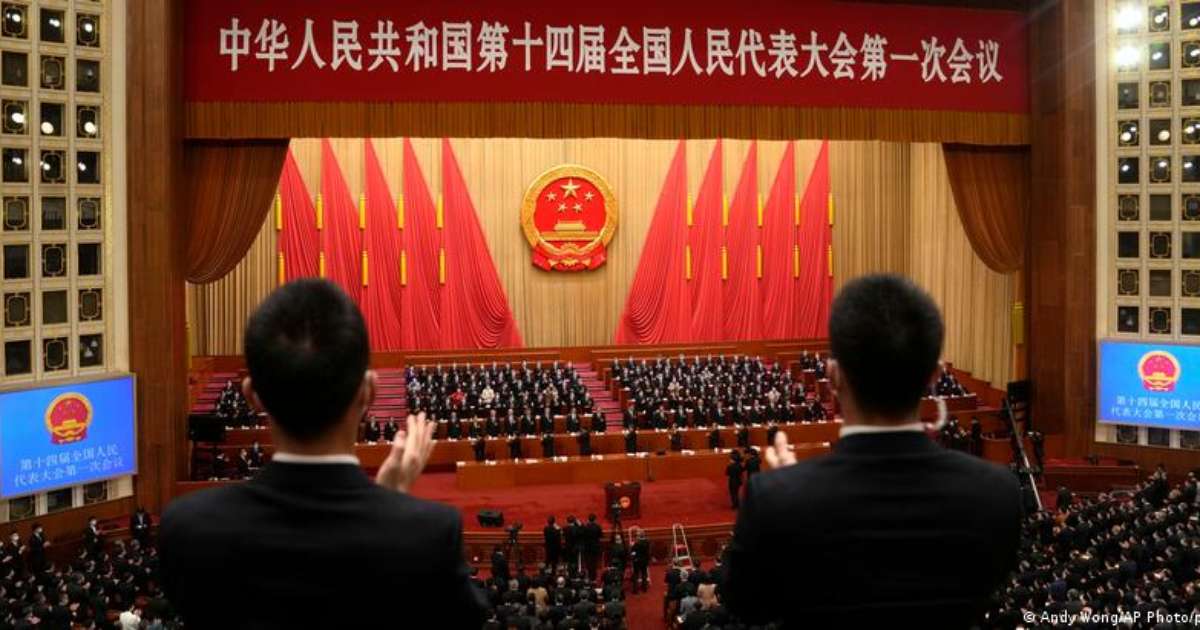 Novo gabinete da China consolida poder de Xi Jinping