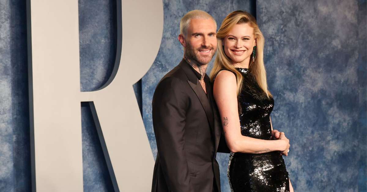 Adam Levine e Behati Prinsloo posam juntos em After Party do Oscar após ...