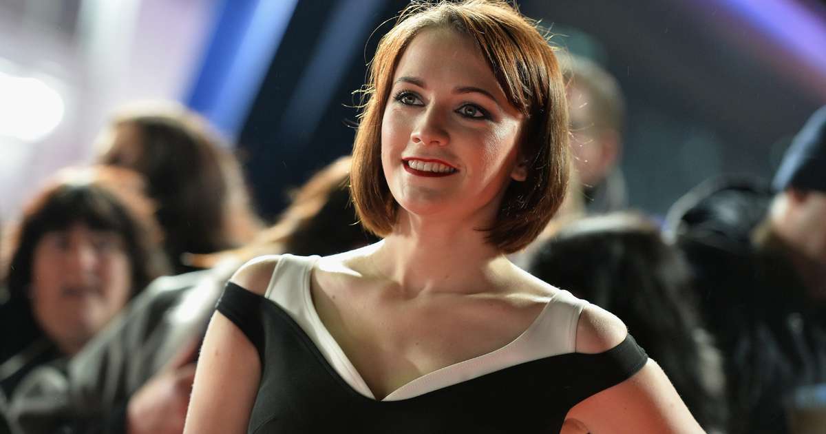 Charlotte Ritchie, de "You", diz que ficou "extremamente desapontada ...