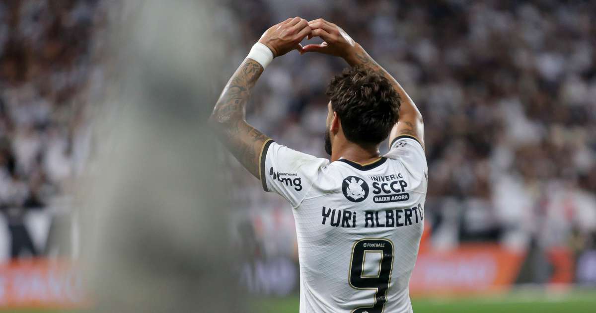 Yuri Alberto recebe parabéns do Corinthians por aniversário de 22 anos