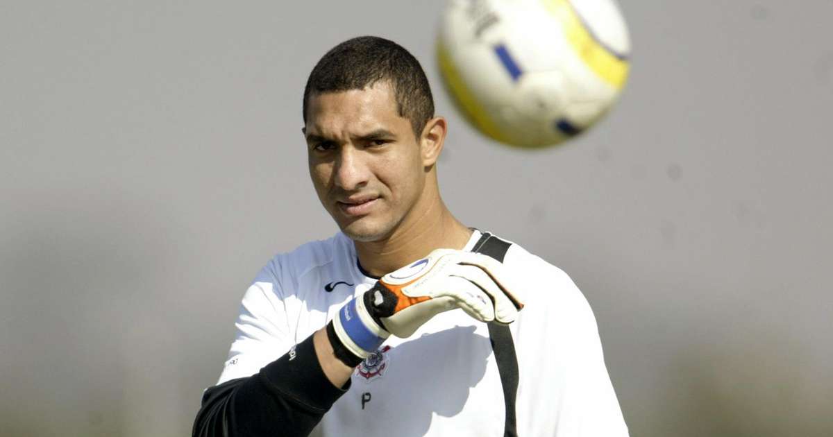 Campeão pelo Corinthians, Fábio Costa revela discussão no vestiário com ...