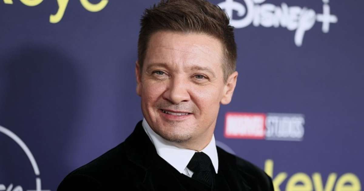 Jeremy Renner chora em primeira entrevista após grave acidente: "Perdi ...
