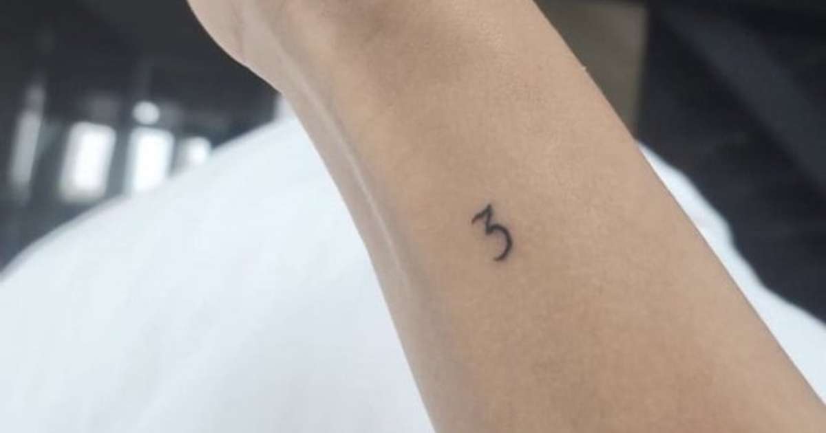 Significado do número 3 tatuado por Anitta