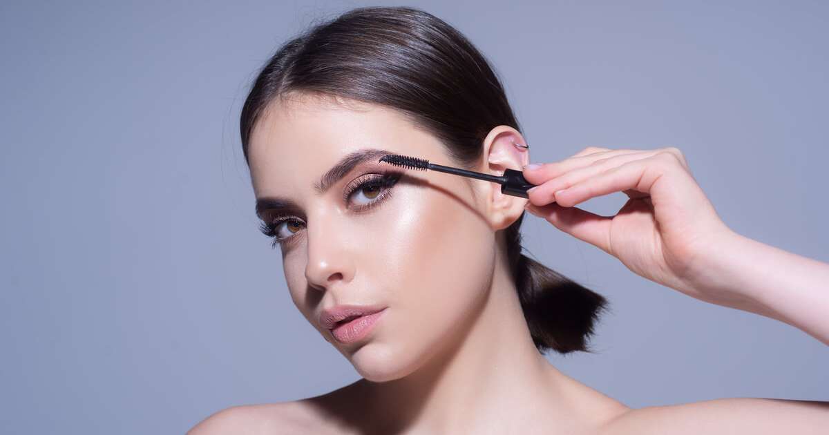 Confira dicas de como aplicar o rímel corretamente